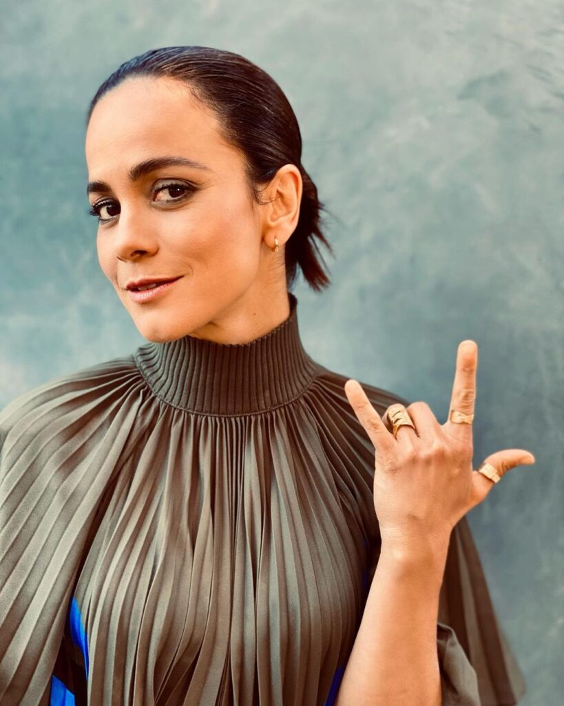 Alice Braga Bio, Net Worth and Facts - Celebrity Sphere